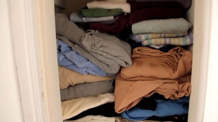 Five Easy Things to Declutter Before Christmas | Simplify Five Easy Things to Declutter Before Christmas | Simplify