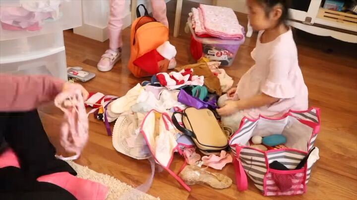 Five Easy Things to Declutter Before Christmas | Simplify Five Easy Things to Declutter Before Christmas | Simplify